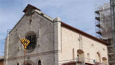 Sisma Centro Italia Dopo 7 Anni A Norcia La Prima Messa Nella Basilica