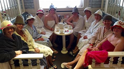 Banya The Russian Way To Enjoy A Sauna Dw