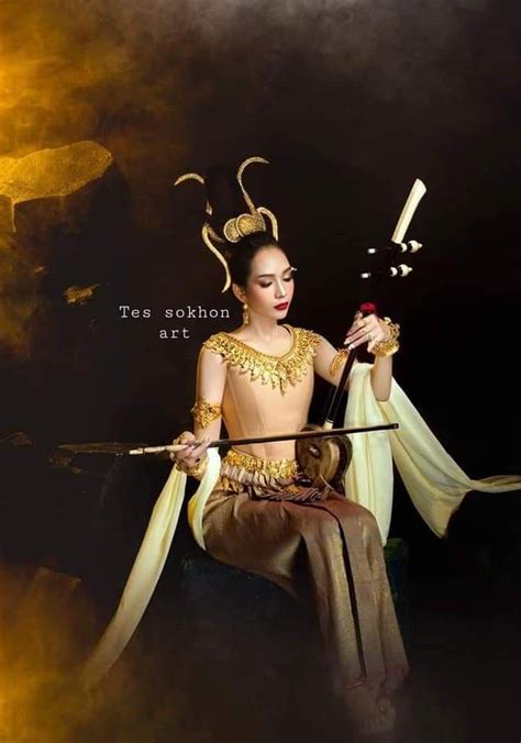 Women Of Cambodia Kingdom Pretty Cambodian Lady In Apsara Dance