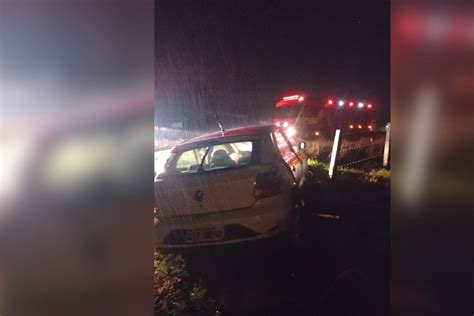 Mulher fica ferida em capotamento na BR 163 em Guarujá do Sul