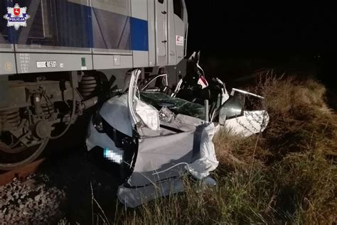 Tragiczny Wypadek Na Przeje Dzie Kolejowym Nie Yje M Oda Kobieta