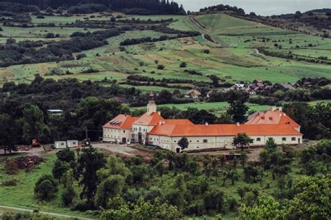 Școală de vară la Castelul Teleki din Posmuș Ateliere de teatru și