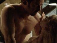Naked Jeanette Hain in Kommissar Süden und der Luftgitarrist
