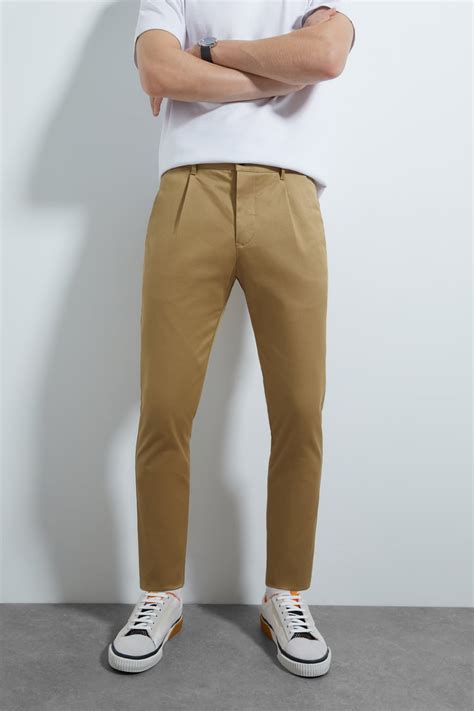PANTALÓN CHINO PLIEGUE Ver Todo PANTALONES HOMBRE ZARA España