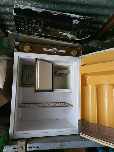Sprzęt zdemontowany z kampera lodówka 12v 230v gaz sprawna zlew