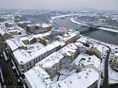 Dalej będzie padać deszcz i będą dodatnie temperatury Pogoda na