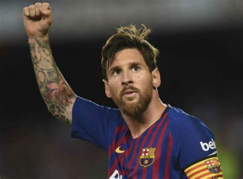 Os 11 Jogadores De Futebol Mais Famosos De Todos Os Tempos EBiografia