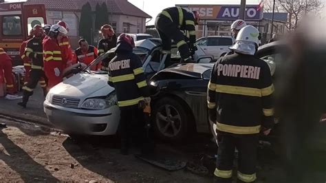 ACUM Accident deosebit de grav O tânără a MURIT pe loc Două mașini
