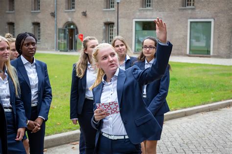 Groot En Klein Arsenaal DeRooi Pannen