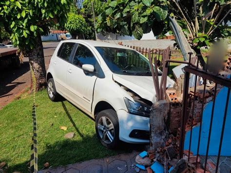 Mulher gestante fica ferida após perder o controle da direção de
