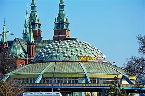 Najciekawsze i najdziwniejsze budynki w Polsce Wiesz gdzie się