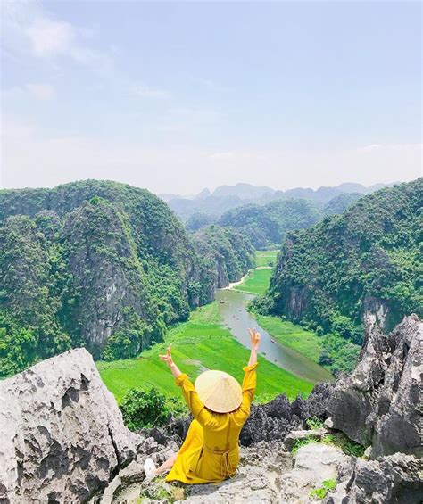 Tour du lịch Ninh Bình từ Hà Nội Hoa Lư Tràng An Hang Múa 1 ngày