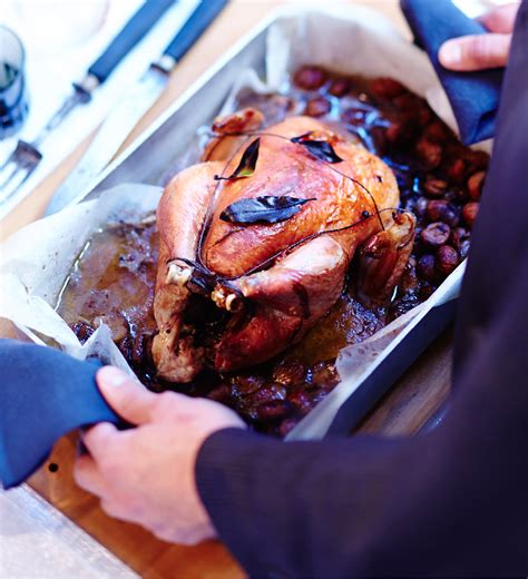 Chapon Aux Marrons Pour 6 Personnes Recettes Elle