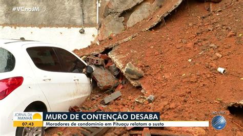 Chuva em Salvador Muro desaba e atinge carro em condomínio de Pituaçu