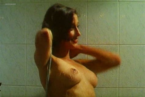 Naked Sasha Hails In Une Rose Entre Nous
