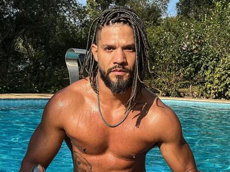 Relembre Os Famosos Que Tiveram Nudes Vazados Em