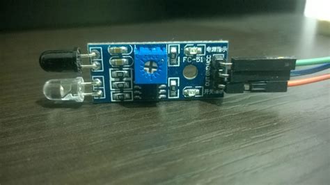 Sensor infrarrojo FC 51 para detectar obstáculos con Arduino