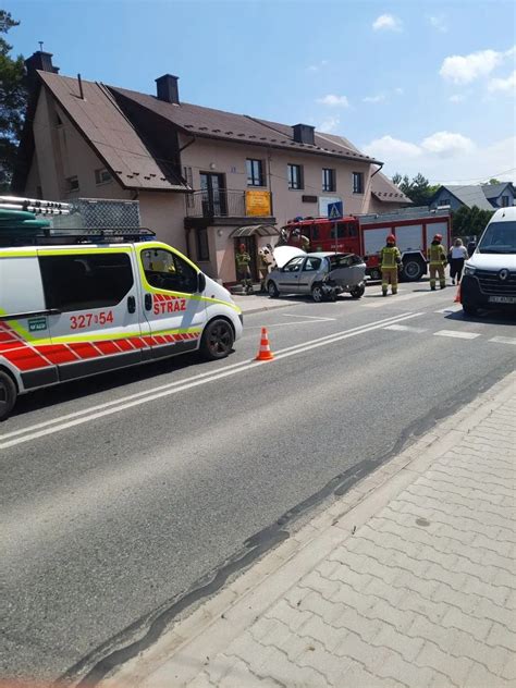 Poważny wypadek w powiecie krakowskim Są poszkodowani FOTO