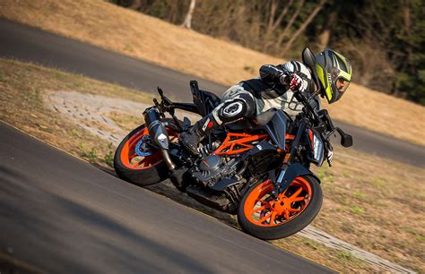 2020 KTM 390 Duke BS6 First Ride Review BikeDekho