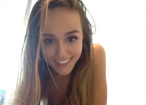 Teen Showing Her Naked Body On Webcam