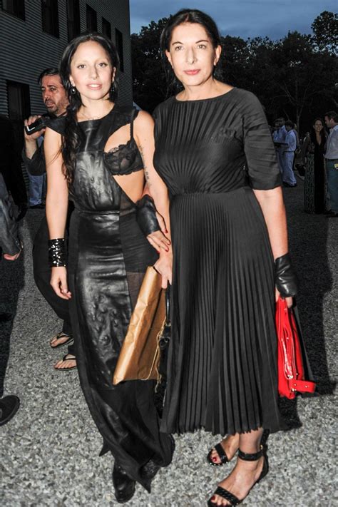 Lady Gaga Y Marina Abramovic Librain