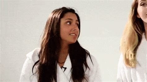 Women BFFs See Each Other Naked For The First Time Animated