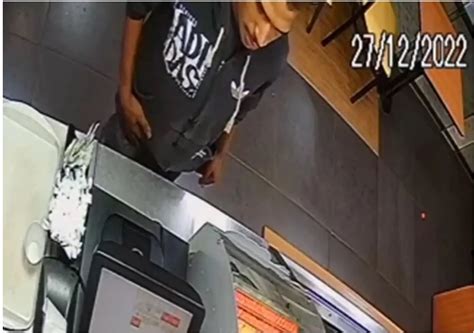 Vìdeo Polícia prende homem que roubou a mesma lanchonete 3 vezes