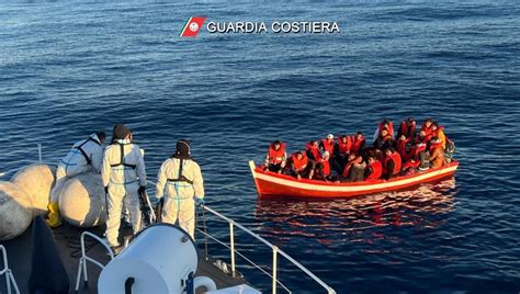 Migranti Il Governo Vara Lo Stato D Emergenza Per Sei Mesi Potenziate
