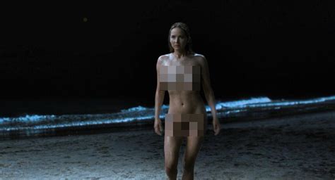 Jennifer Lawrence Stuns Fans As She Strips Off And Goes Totally Nude In