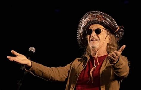 RÁDIO ALVORADA NOTAS MUSICAIS Alvorada Perfil A carreira de Alceu