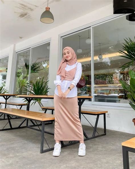 Inilah Inspirasi Ootd Rok Span Keren Dan Stylish Untuk Hijabers
