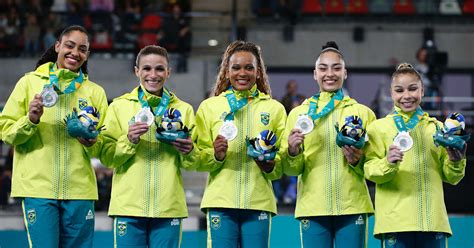Após prata no Mundial equipe feminina de ginástica artística do Brasil