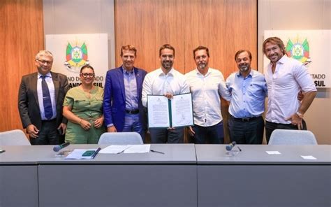 Estado assina protocolo de intenções a Hipermix para instalação de