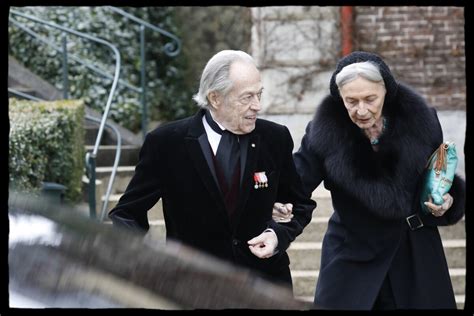 Photo Semi Exclusif Le comte et la comtesse de Paris après la messe