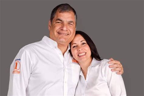 Quién es Luisa González La mujer que encabeza la fórmula presidencial