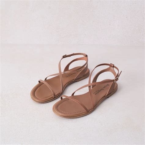 Las sandalias que hacen que tus piernas parezcan más largas Moda