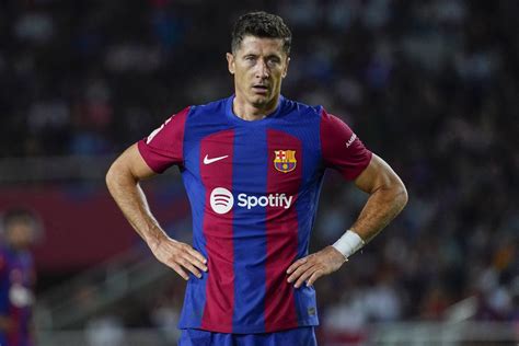 Robert Lewandowski zszedł z boiska w 34 minucie Zobacz co się stało