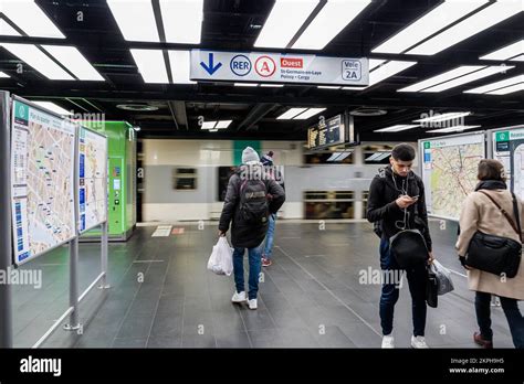 Illustration du RER à Paris France sur 28 novembre 2022 Le