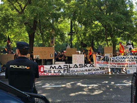 Vídeo Policías nacionales y guardias civiles se manifiestan frente al