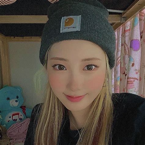Knitted Hats Closed Kiss Beanie Knitting Purple Fashion Moda Tricot