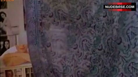 Maria Rosaria Omaggio Bare All Culo E Camicia Nudebase