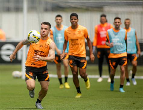 Veja fotos do último treino do Corinthians antes de confronto contra