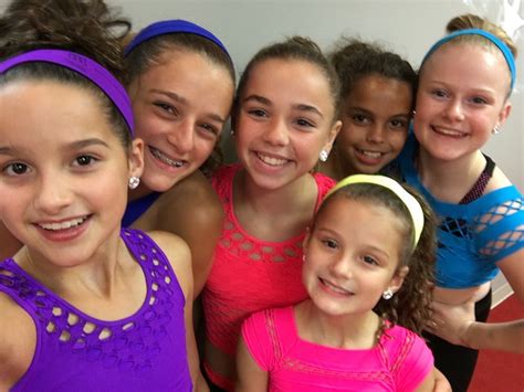 A Flair Fashion Show Wk Bratayley Youtube