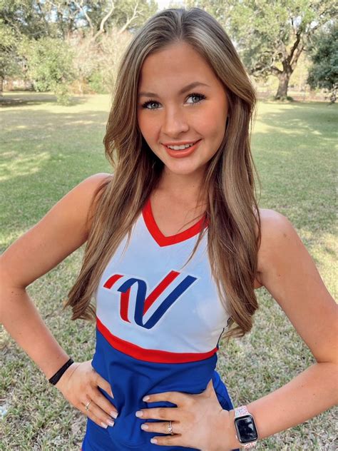 Bunkie Magnet Cheerleader To Perform In Pearl Harbor Memorial Parade In