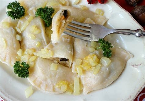 Pierogi z kapustą i grzybami DoradcaSmaku pl