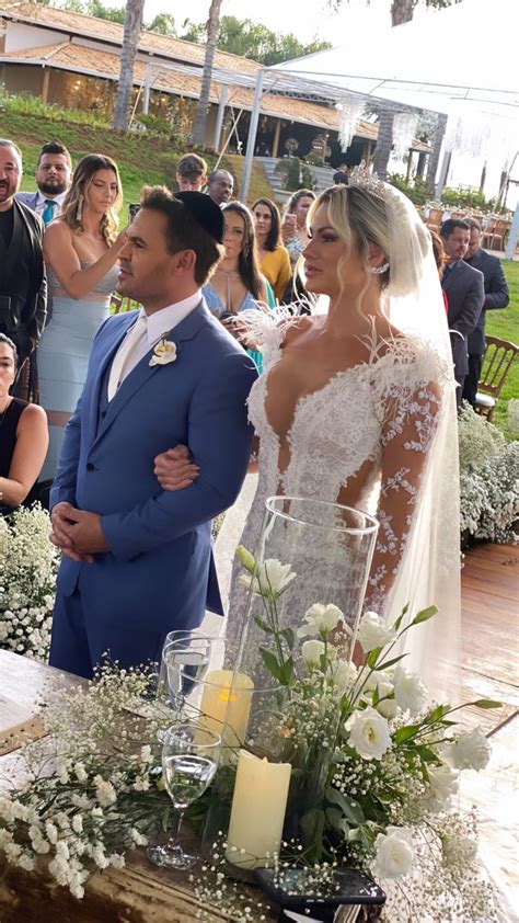 Foto Eduardo Costa e Mariana Polastreli se casaram no imóvel do cantor