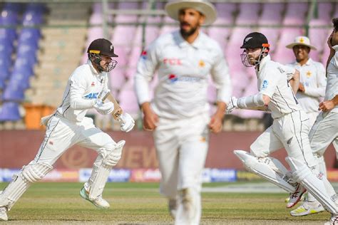 PAK vs NZ 2nd Test LIVE 449 पर नयजलड ऑलआउट 10व वकट क लए
