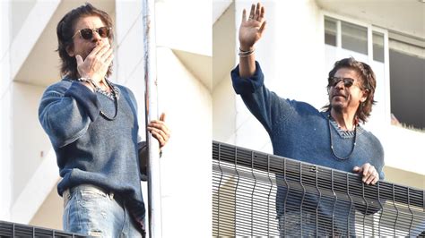 Shah Rukh Khan Blows Kisses From Mannat As He Thanks Fans For Their