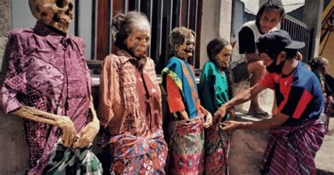 Mengenal Tradisi Manene Ritual Khas Suku Toraja Daerah Katadata Co Id