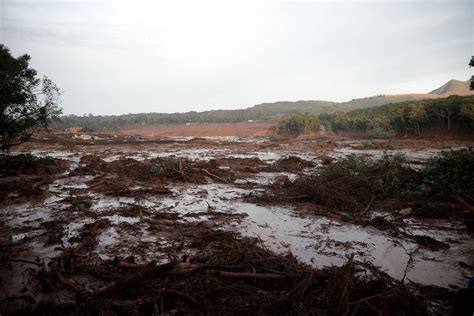 Novo vídeo mostra a barragem ruindo em momento exato do rompimento